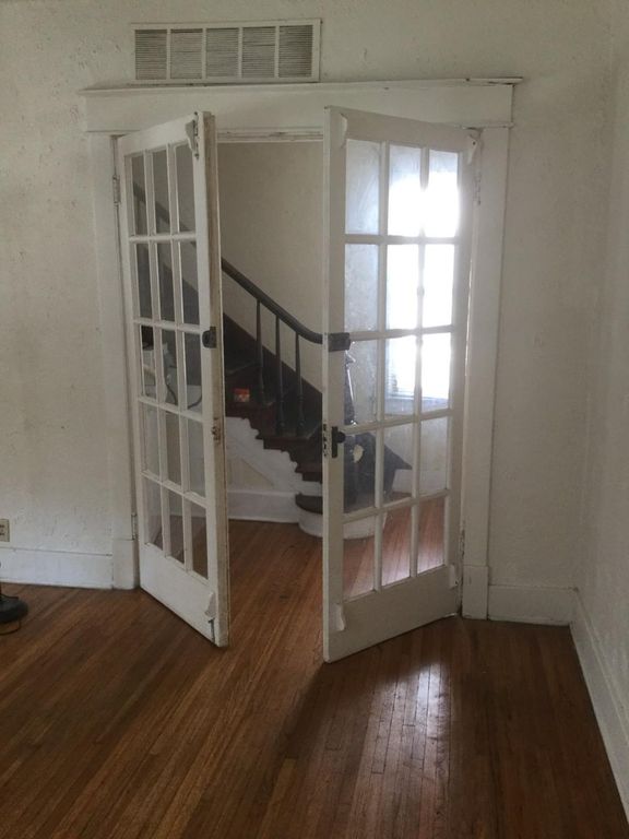 Cover Story: Inside Urbana’s American Football House – Yeah No Great